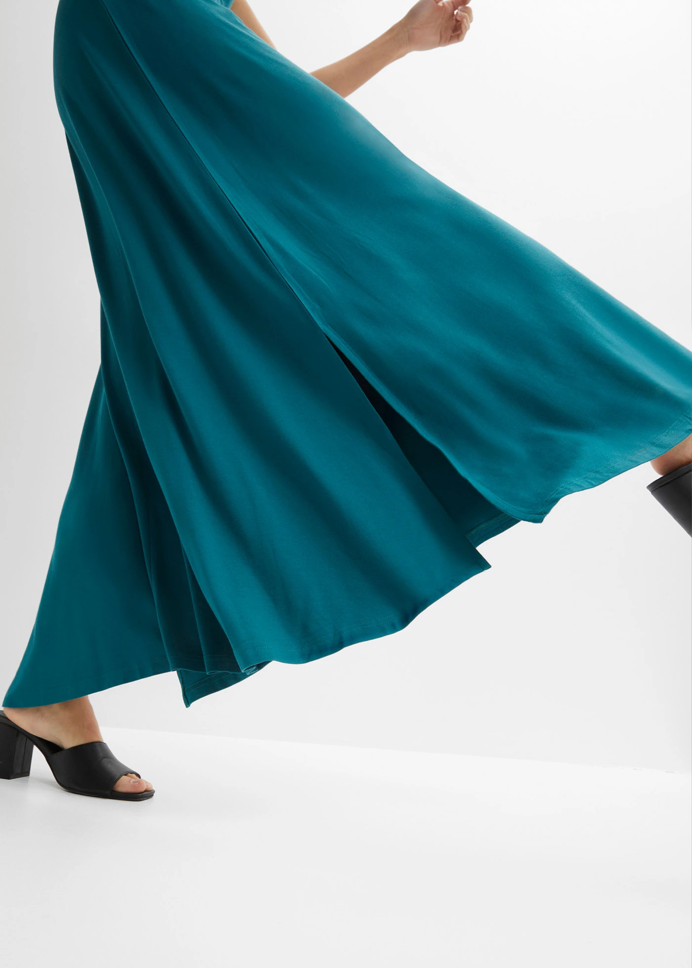 Maxi ruha ráncolással • ár 10 499 Ft • bonprix áruház