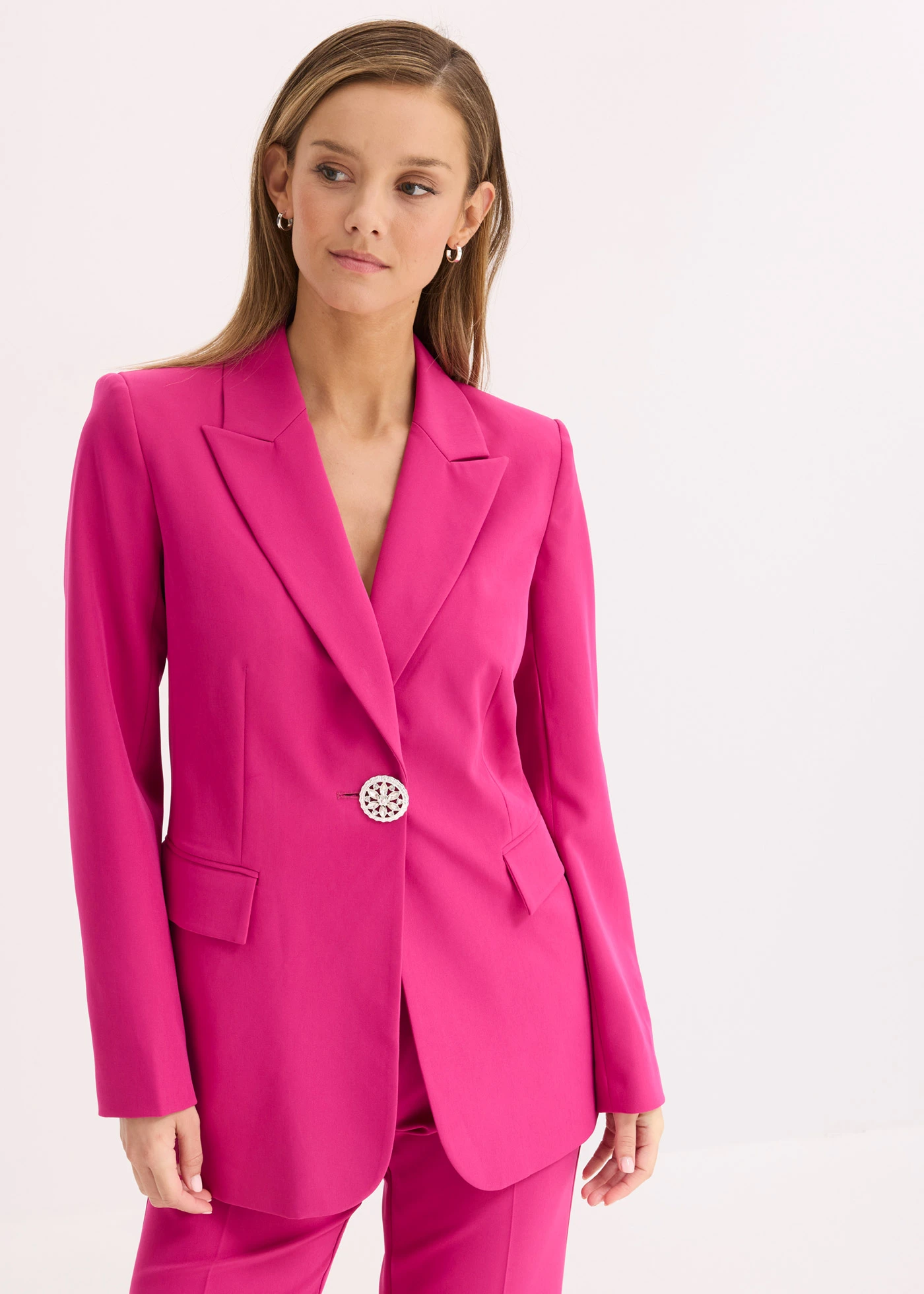 Sacou cu nasture decorativ • preţ 139,90 lei • magazin bonprix